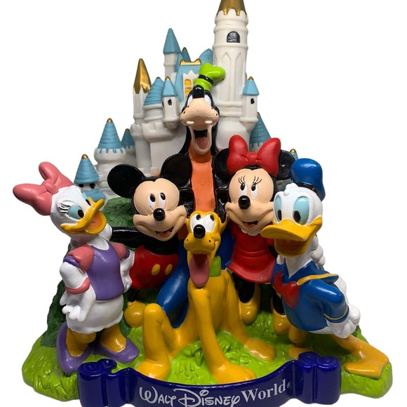 Disney | Toys | Vtg Walt Disney World Classic Characters Castle Plastic ...